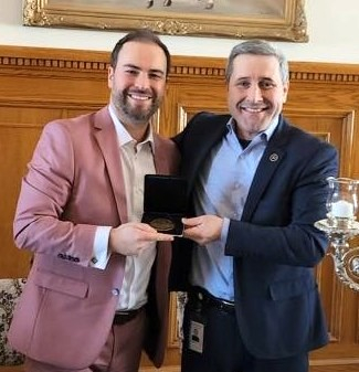 Journal Ici L'info - Des gens d'ici - David Gervais reçoit la Médaille ...